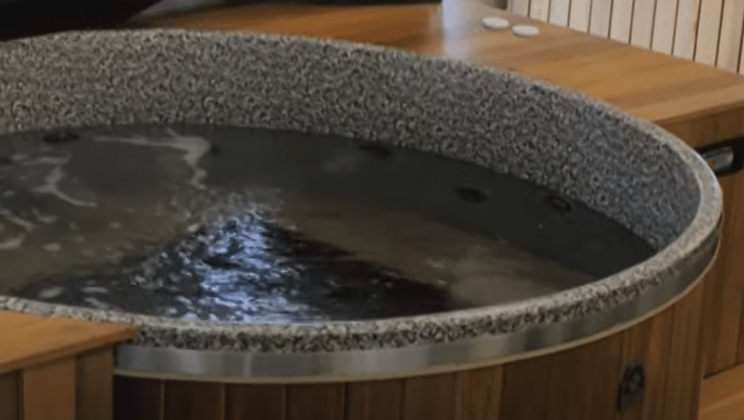 13 Cedar Hot Tub Ideas Plus DIY Kit - Backyard Workspace