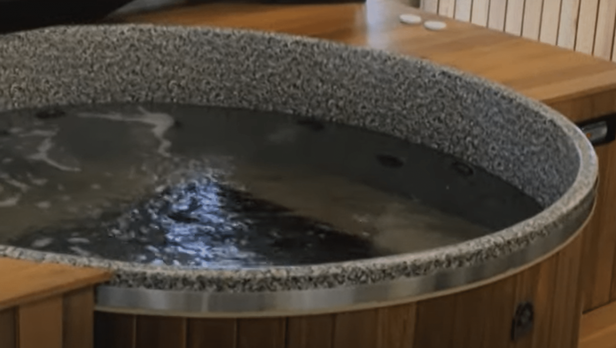 13 Cedar Hot Tub Ideas Plus DIY Kit - Backyard Workspace