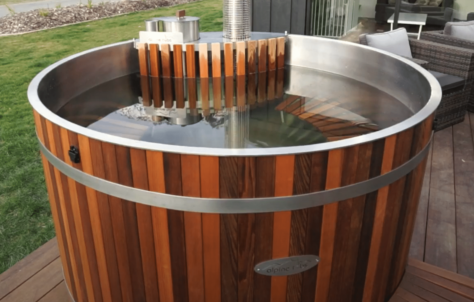 13 Cedar Hot Tub Ideas Plus DIY Kit - Backyard Workspace